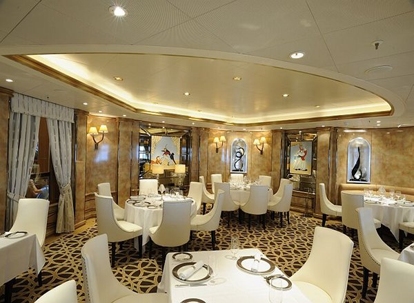 Queen Elizabeth Features and Amenities - Cruiseline.com